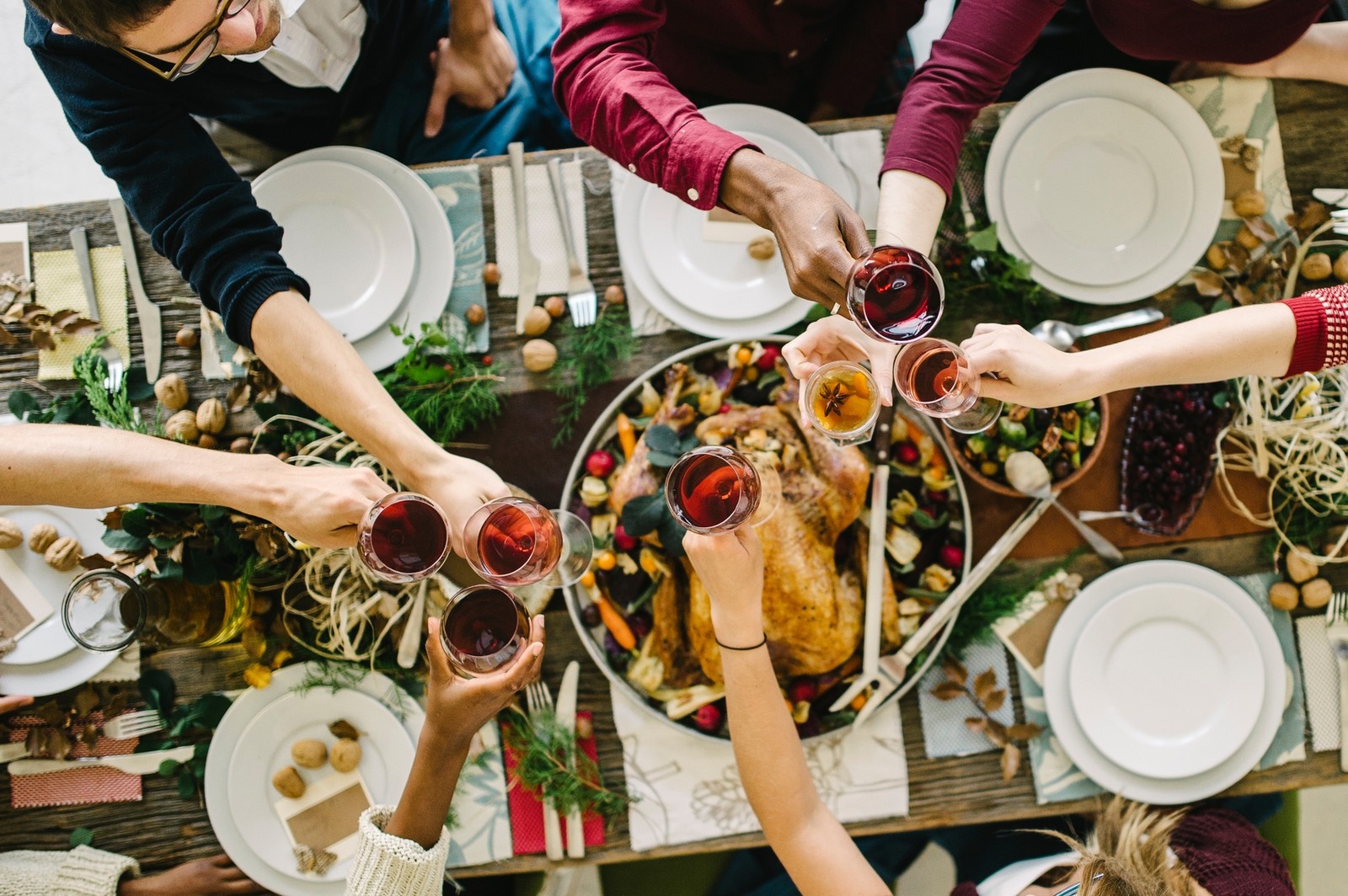 The Guide To Friendsgiving Tips And Inspiration For A Memorable Event 